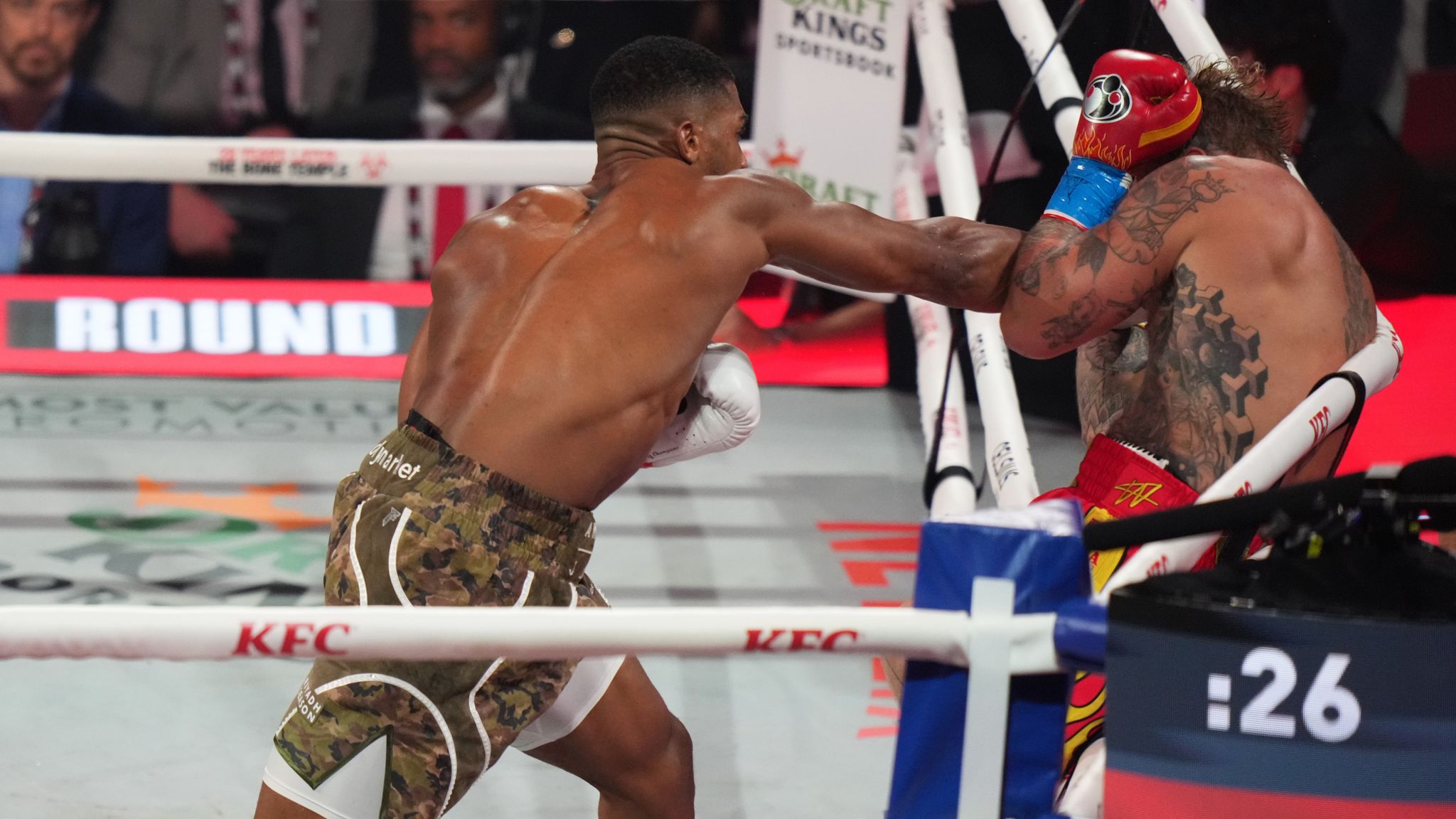 Anthony Joshua beats Jake Paul in heavyweight fight in Miami | UK News ...