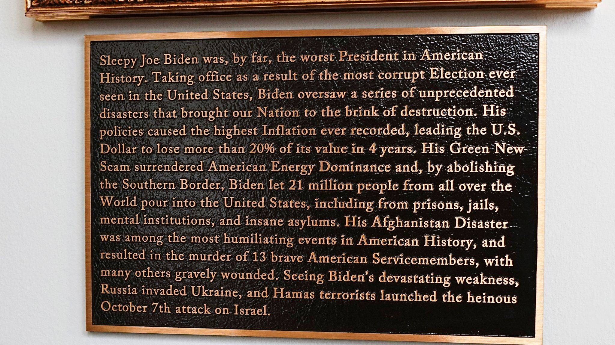 New plaques in Trump's White House attack Joe Biden, Barack Obama and ...