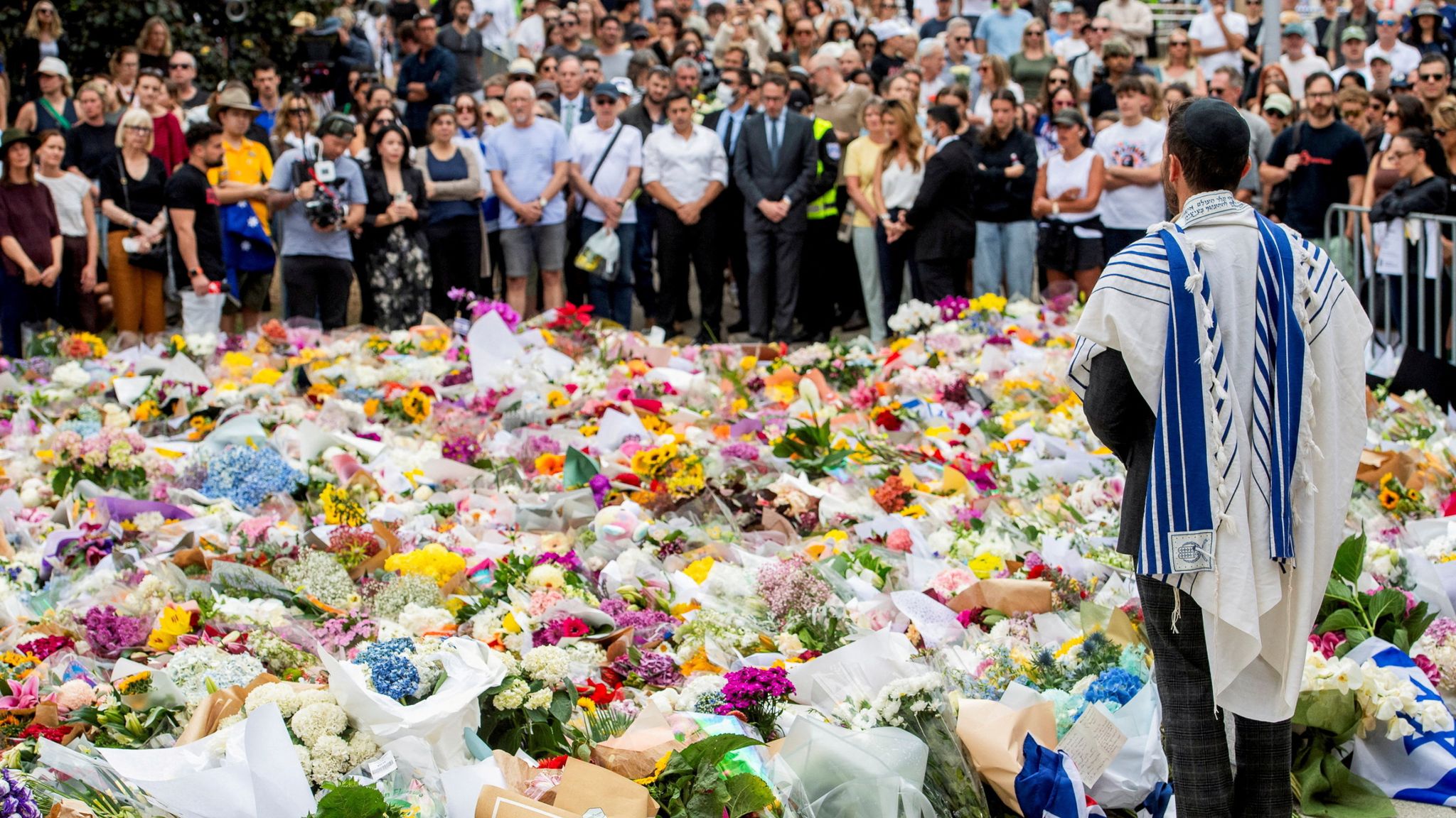 Alleged Bondi Beach gunman loses bid to suppress his family's ...