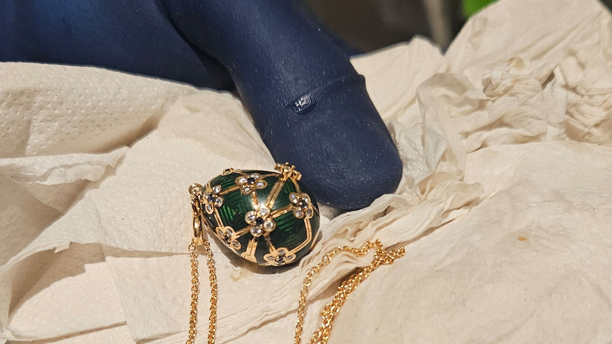 Stolen Fabergé pendant passed to police - quite literally | Offbeat ...