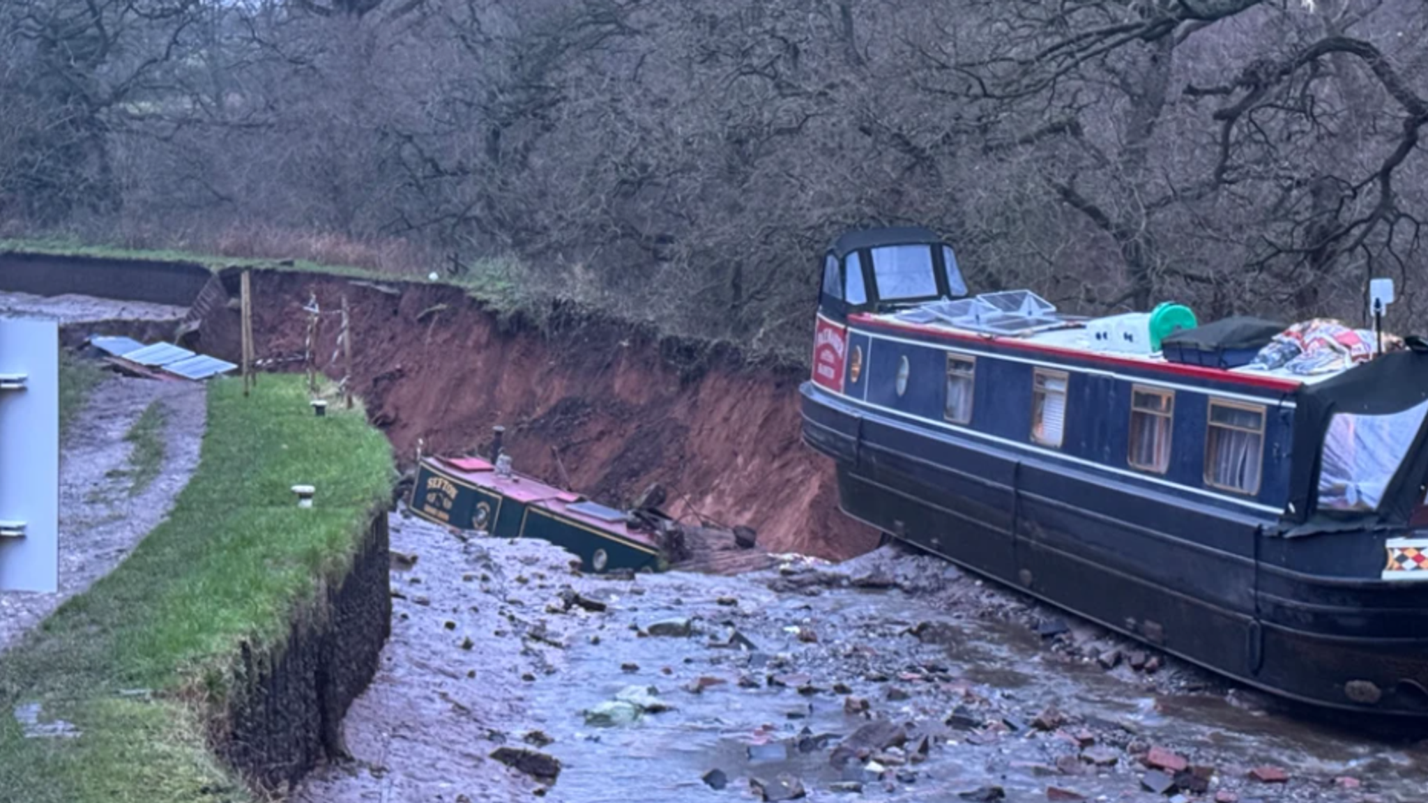 Major incident declared as sinkhole drains canal and swallows ...