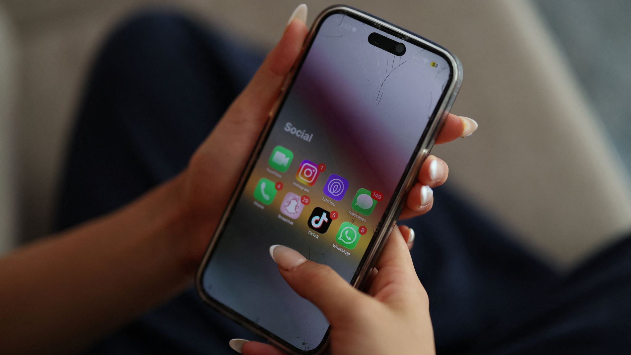 Labour MPs anticipate 'politically inept' U-turn on social media ban ...