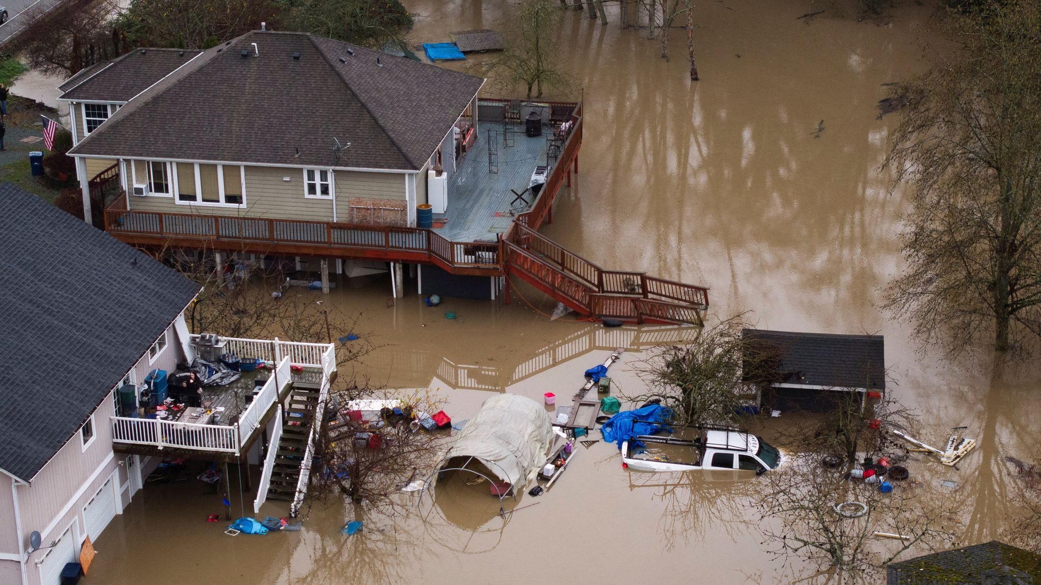 Washington state flooding forces entire city to evacuate as rivers ...