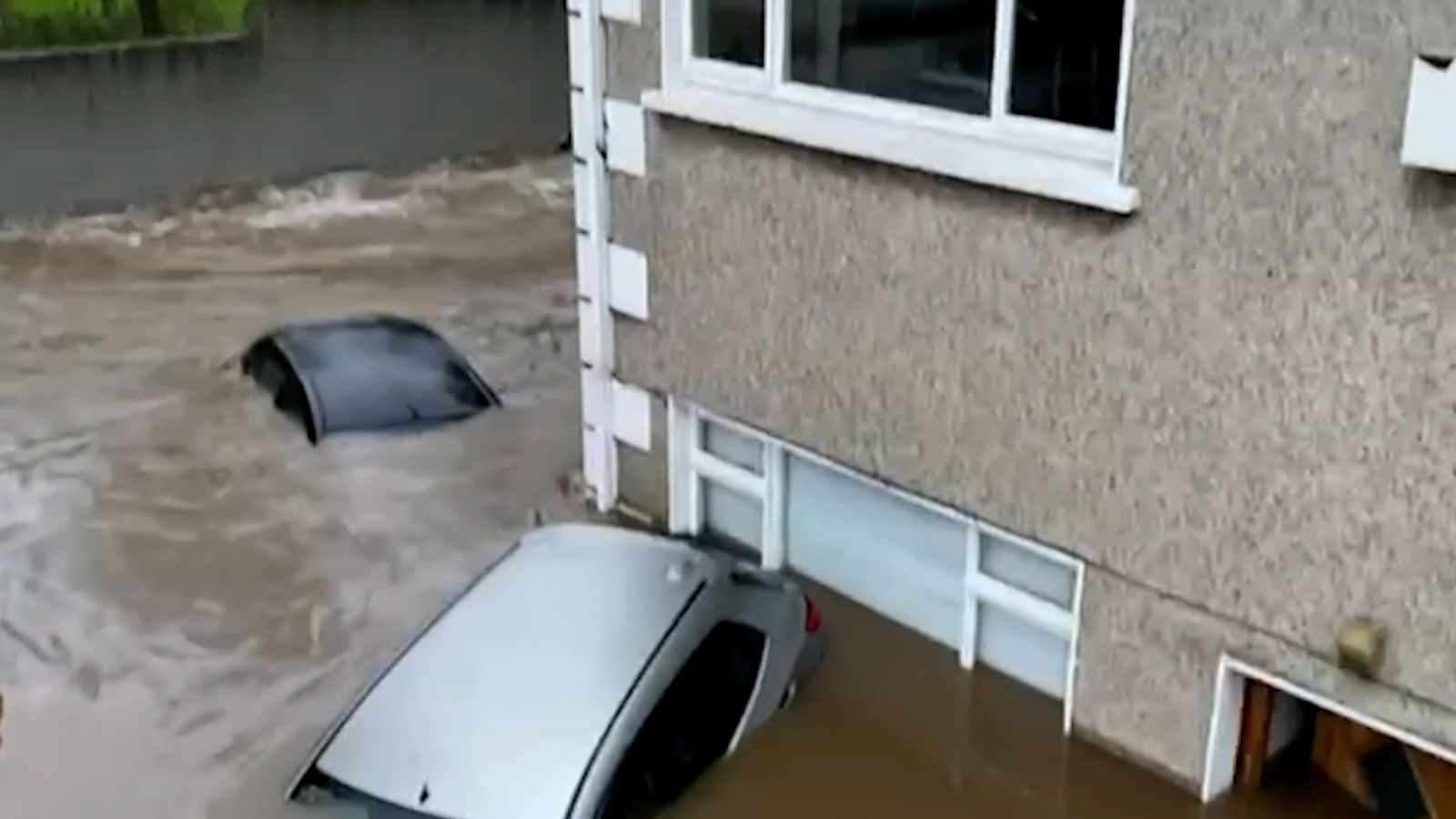 Cars submerged as storm Chandra batters Dublin | News UK Video News ...