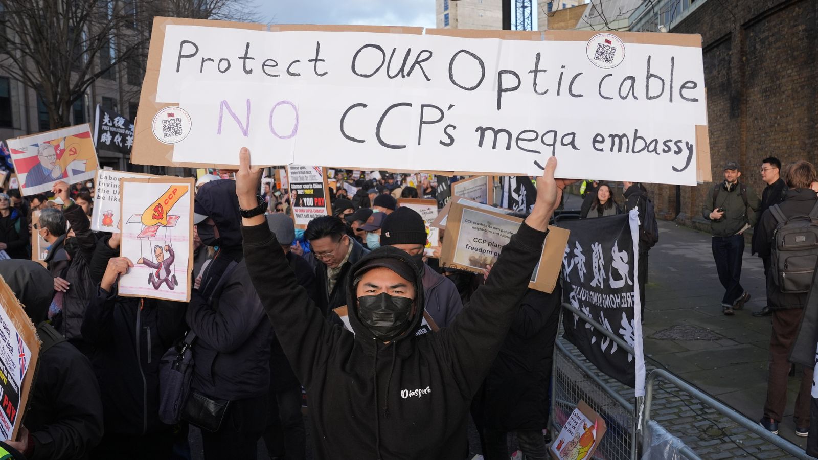 'Don't bow to China': Protesters march against Chinese 'mega embassy ...