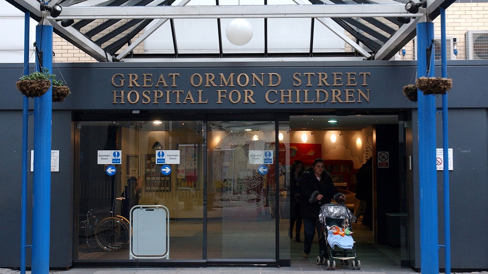 Great Ormond Street Hospital apologises for surgeon's harm of children ...