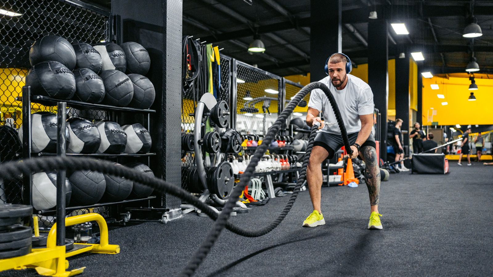 Tips to save money on gym memberships - including best time of month to ...