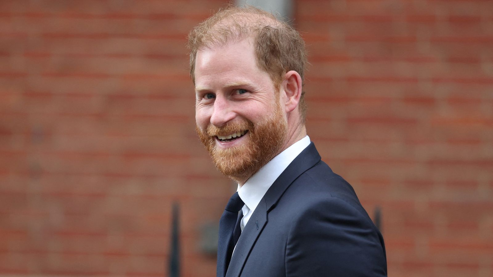 Prince Harry v Daily Mail: Harry expected to give evidence today in ...