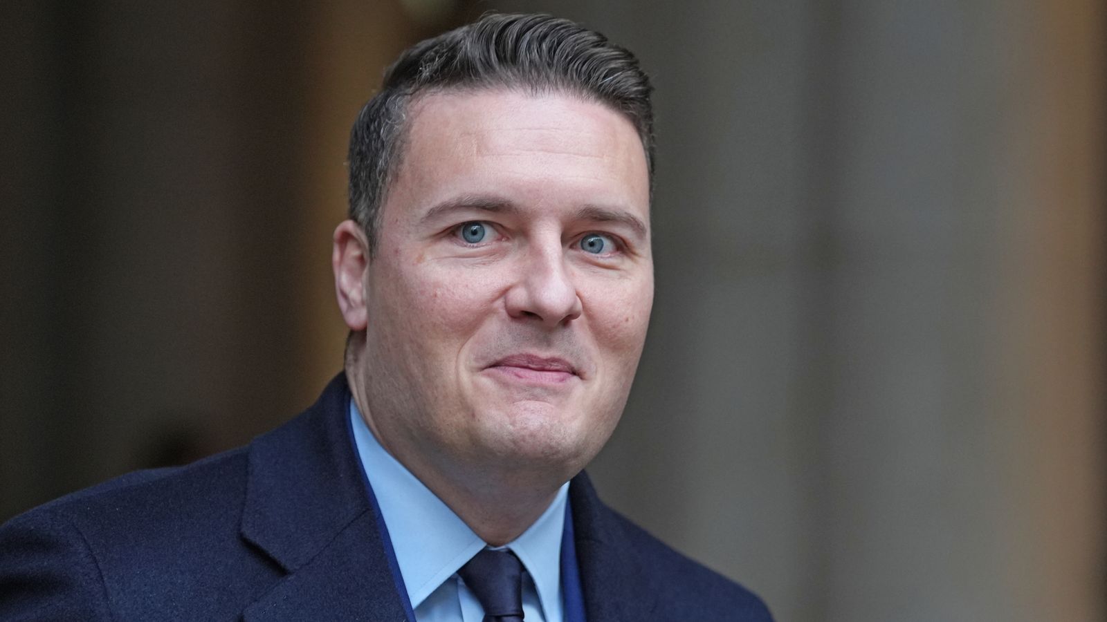 Wes Streeting threatens to break up failing NHS trusts as satisfaction ...