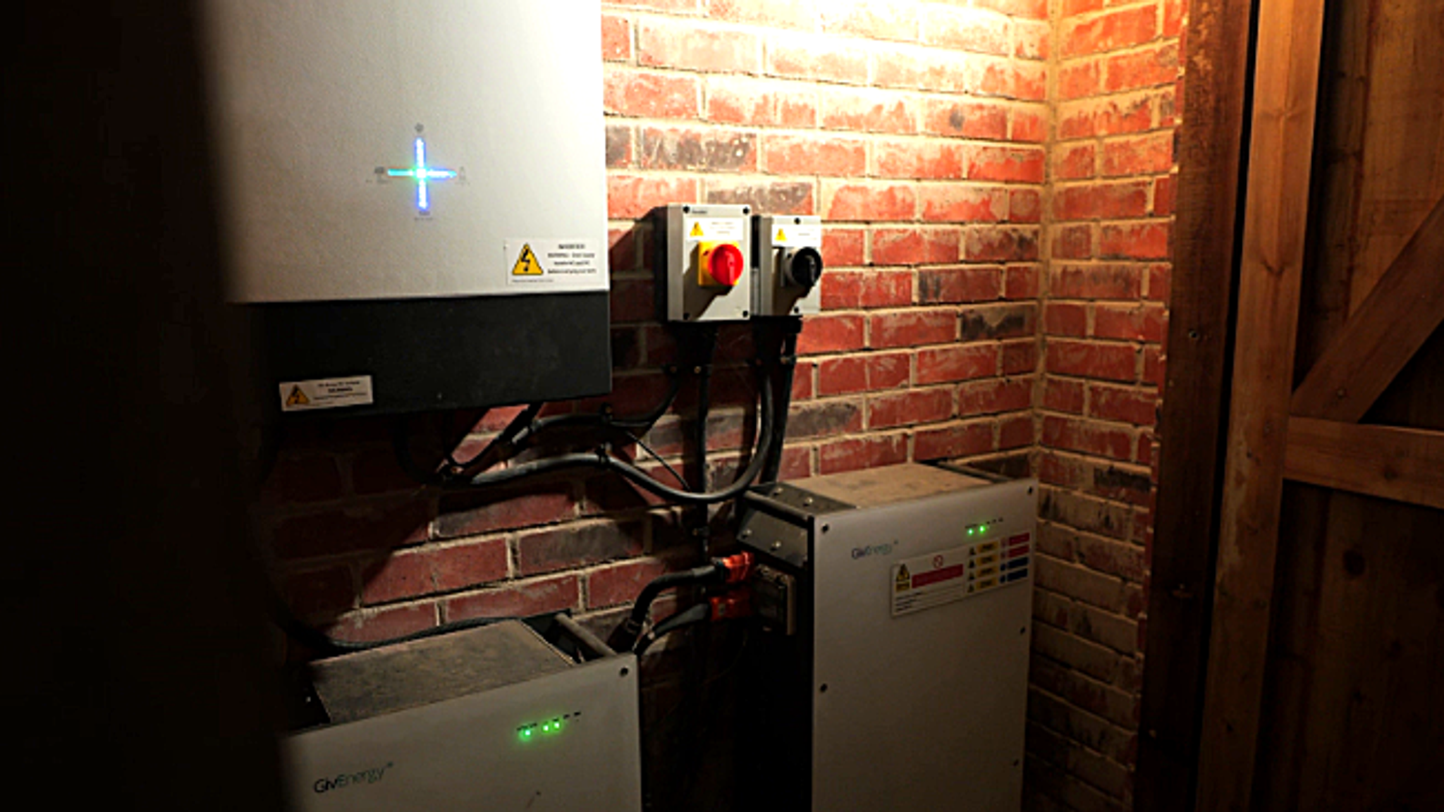 Inside the new breed of 'zero bills' homes where you pay nothing for ...