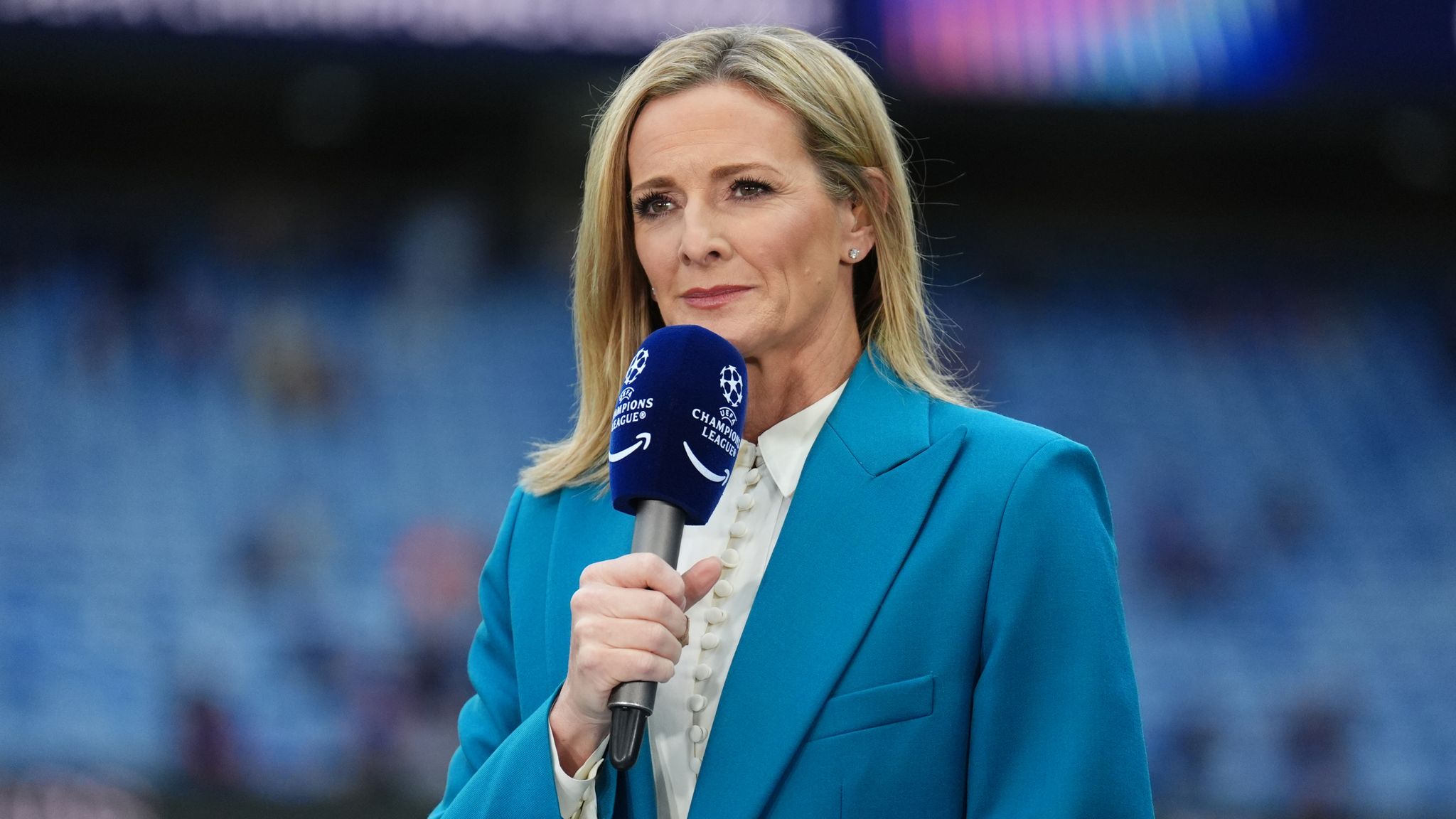 Gabby Logan pays tribute to her father, Welsh football legend Terry ...