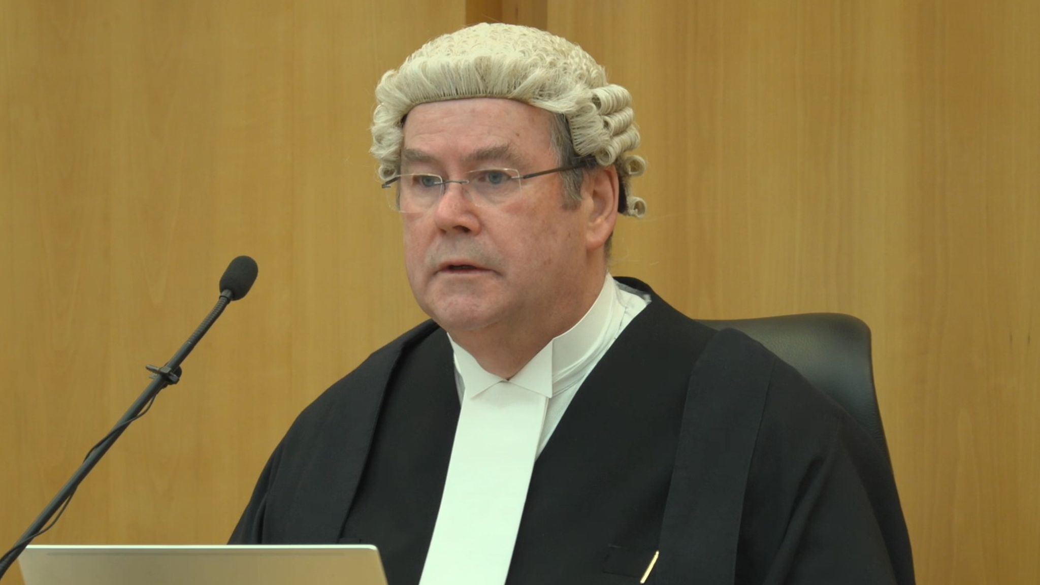 Attempted murderer who chased police officer with chainsaw is jailed ...