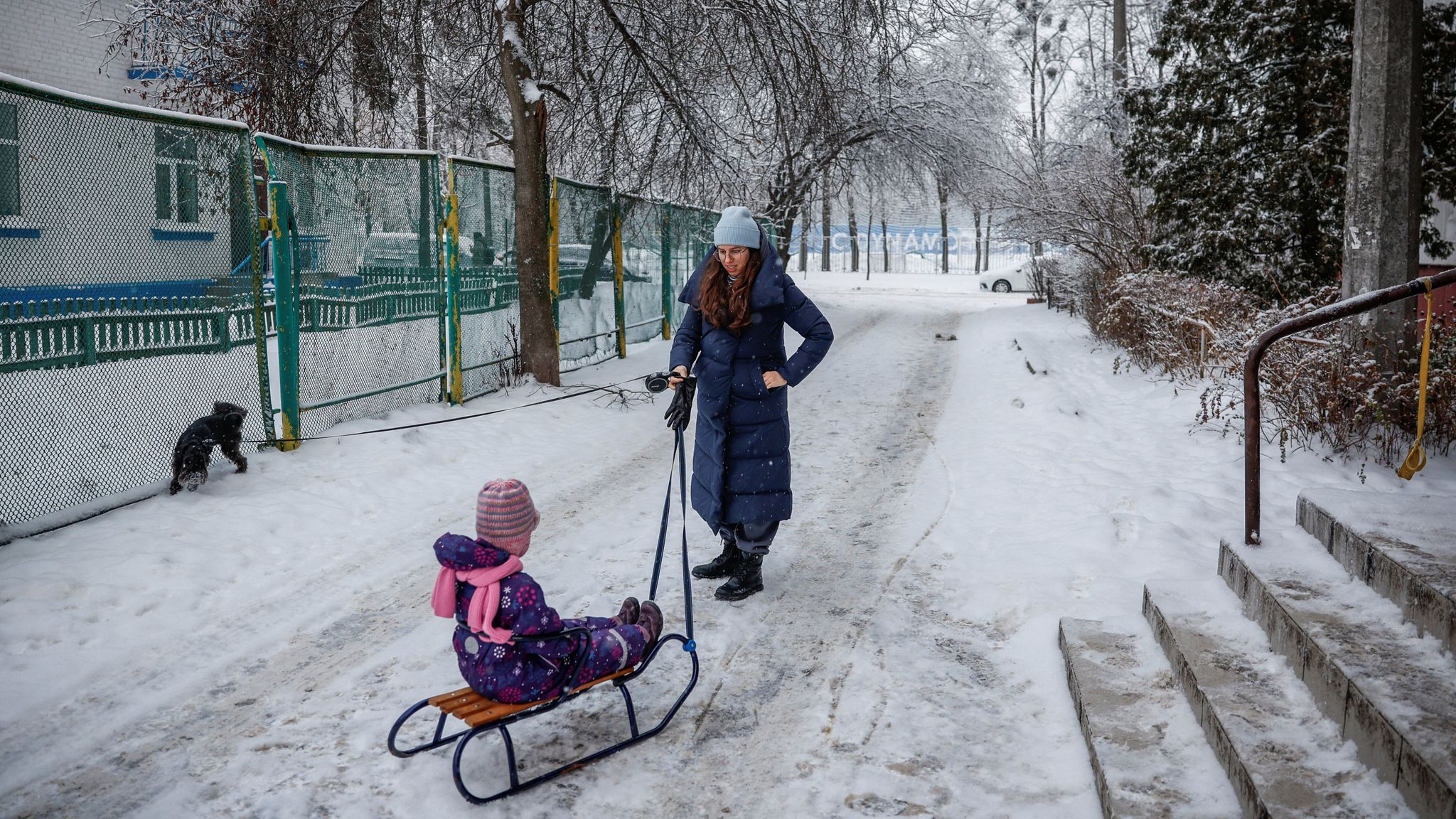 Ukrainians facing bitter cold of -15C after Russia's repeated strikes ...