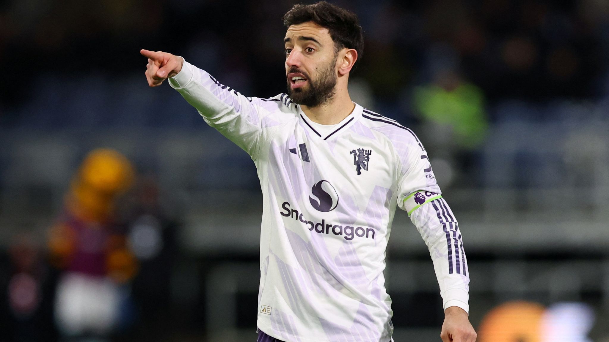 Manchester United captain Bruno Fernandes's X account hacked with post ...