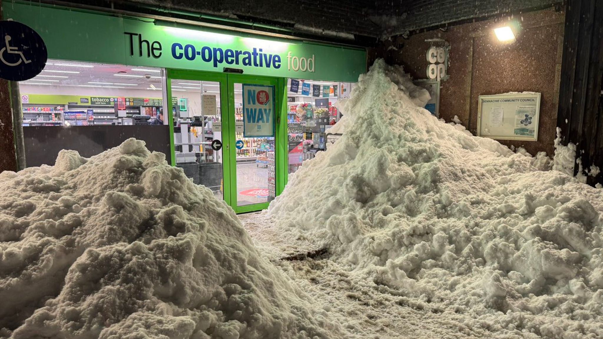 UK weather: Warnings blanket Britain with Storm Goretti set to deliver ...