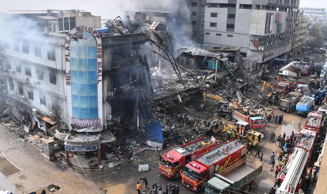 Bodies of 23 recovered from shopping centre fire in Pakistan, as dozens ...