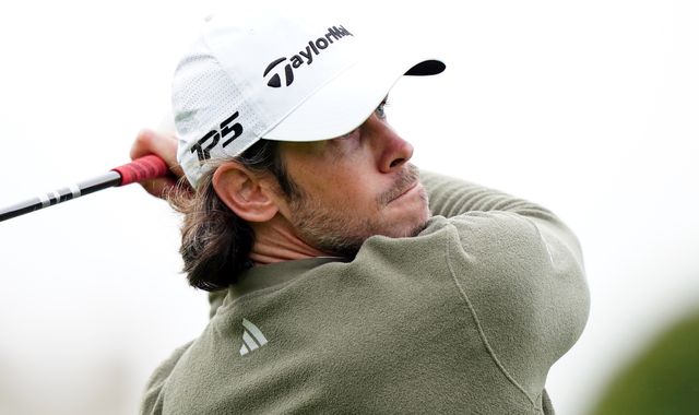 Reignwood Icons of Football: Team England hold narrow lead over Team ...