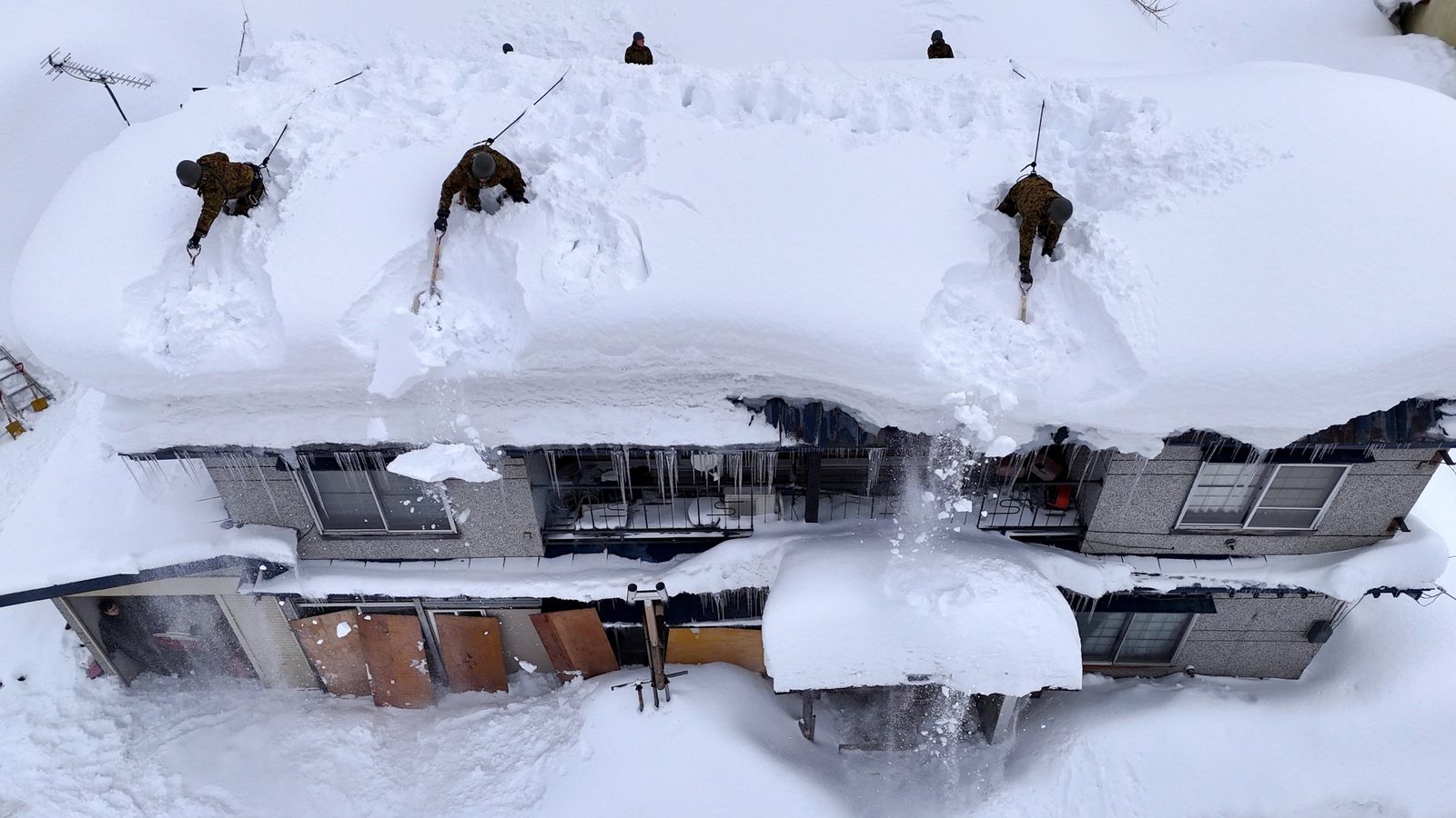 At least 35 killed after weeks of heavy snowfall in Japan | World News ...