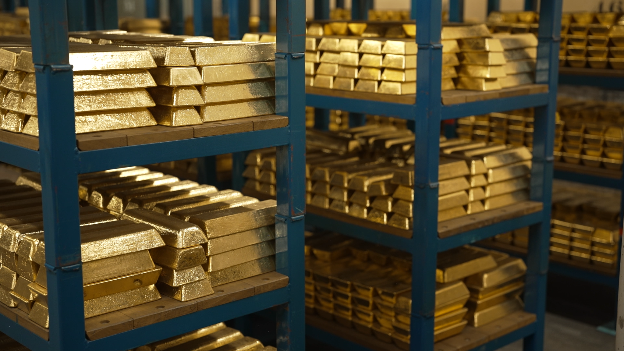 Sky News gains rare access to Bank of England's gold vaults | Money ...