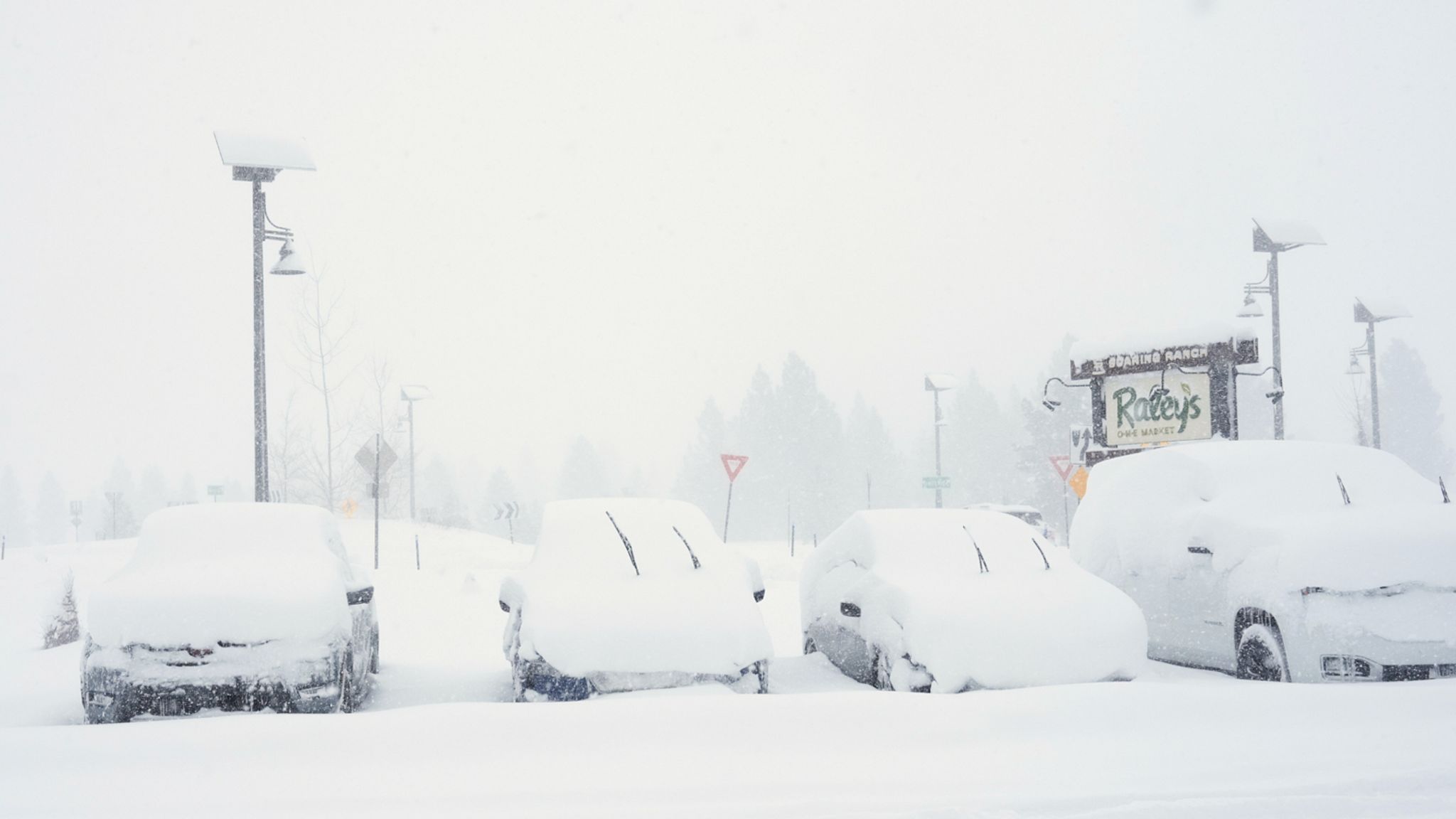 Californian avalanche: rescuers reach six stranded skiers, with nine ...