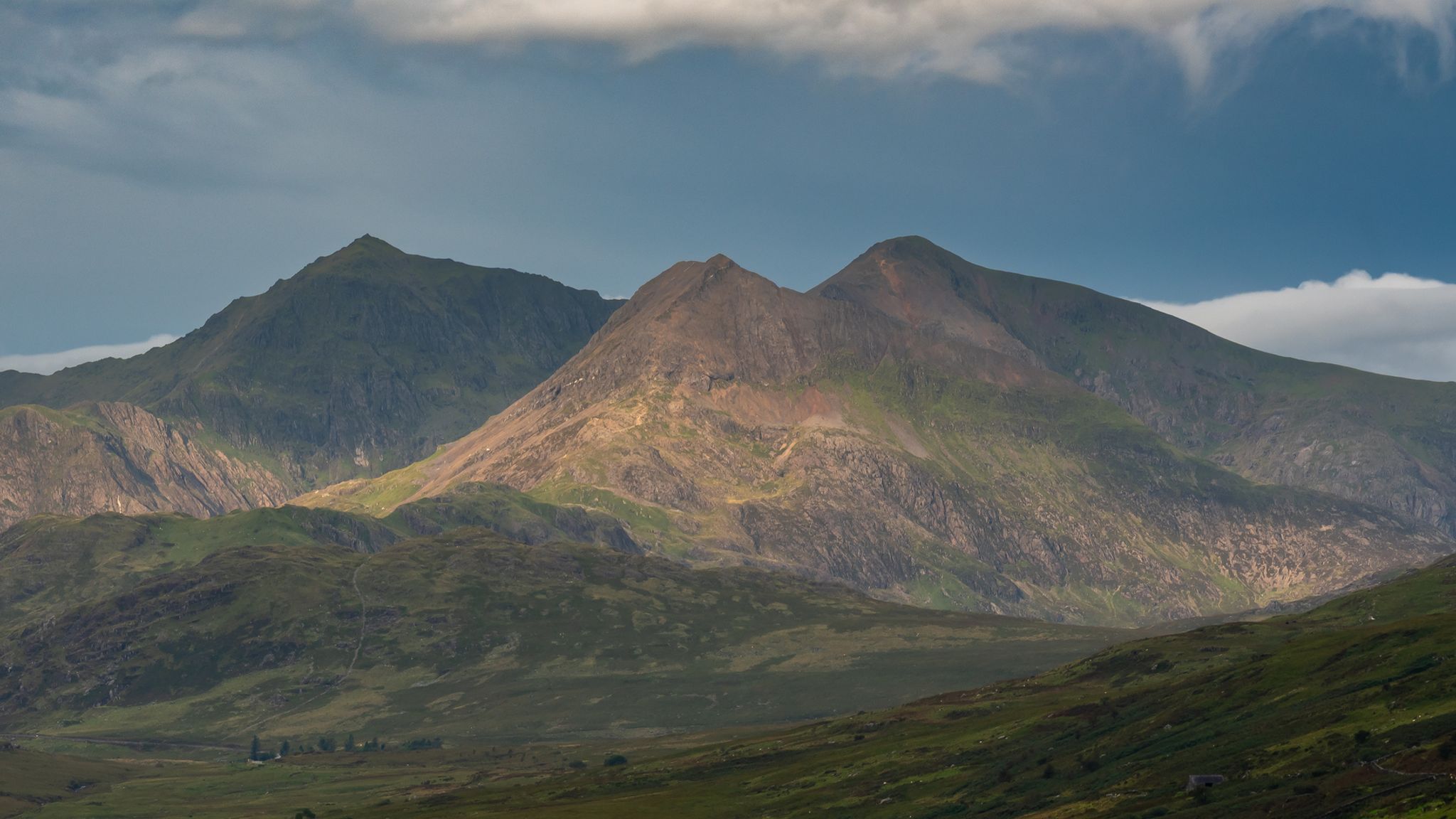 Bodies found in Eryri mountain range during search for two missing men ...