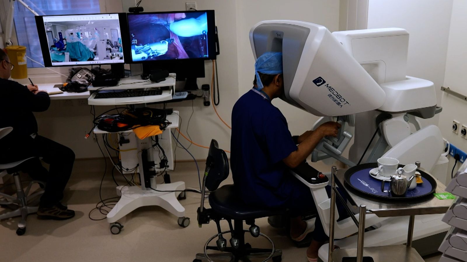 Doctor performs ground-breaking robotic surgery on Brit 1,500 miles ...