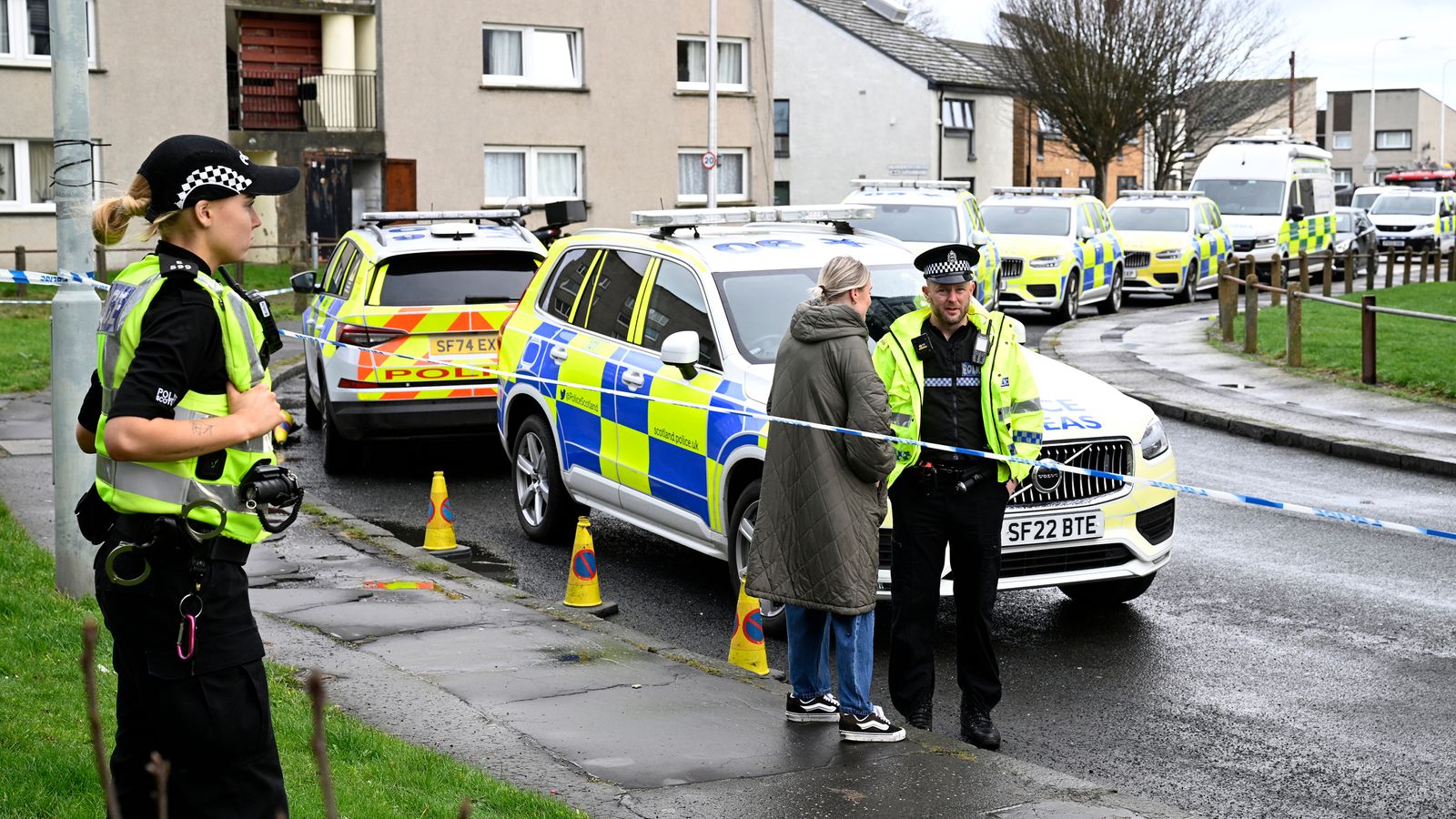 Man arrested after Edinburgh tower block stand-off following knife ...