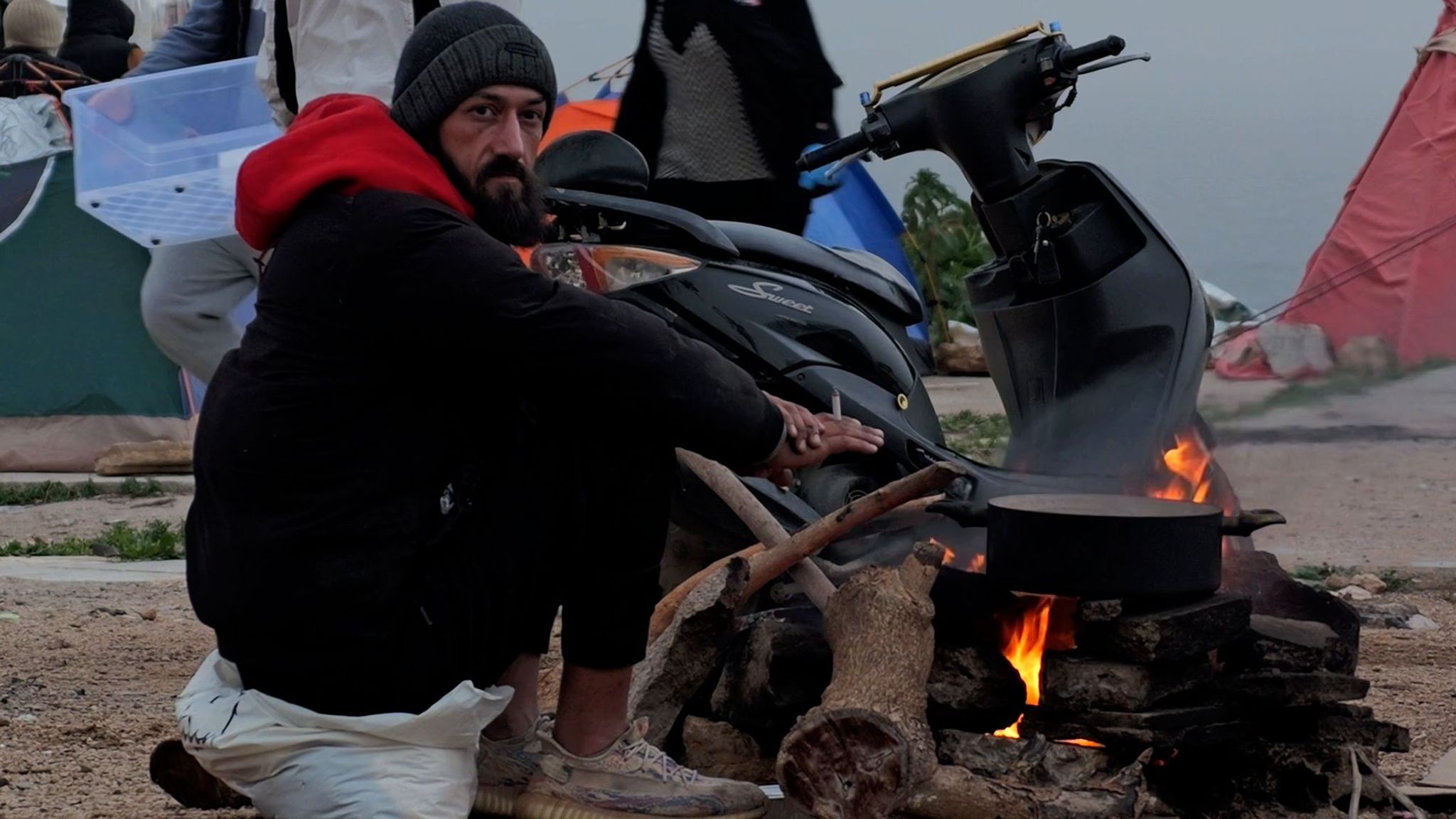 Mourners in Lebanon defy Israel's evacuation orders as they bury ...