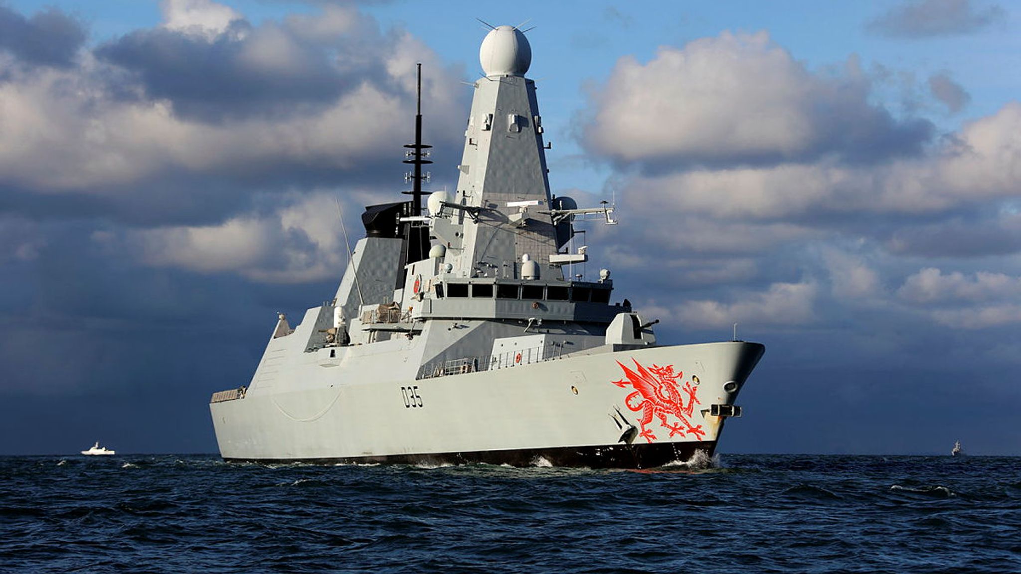 What HMS Dragon can do - and why it took so long to leave the UK | UK ...