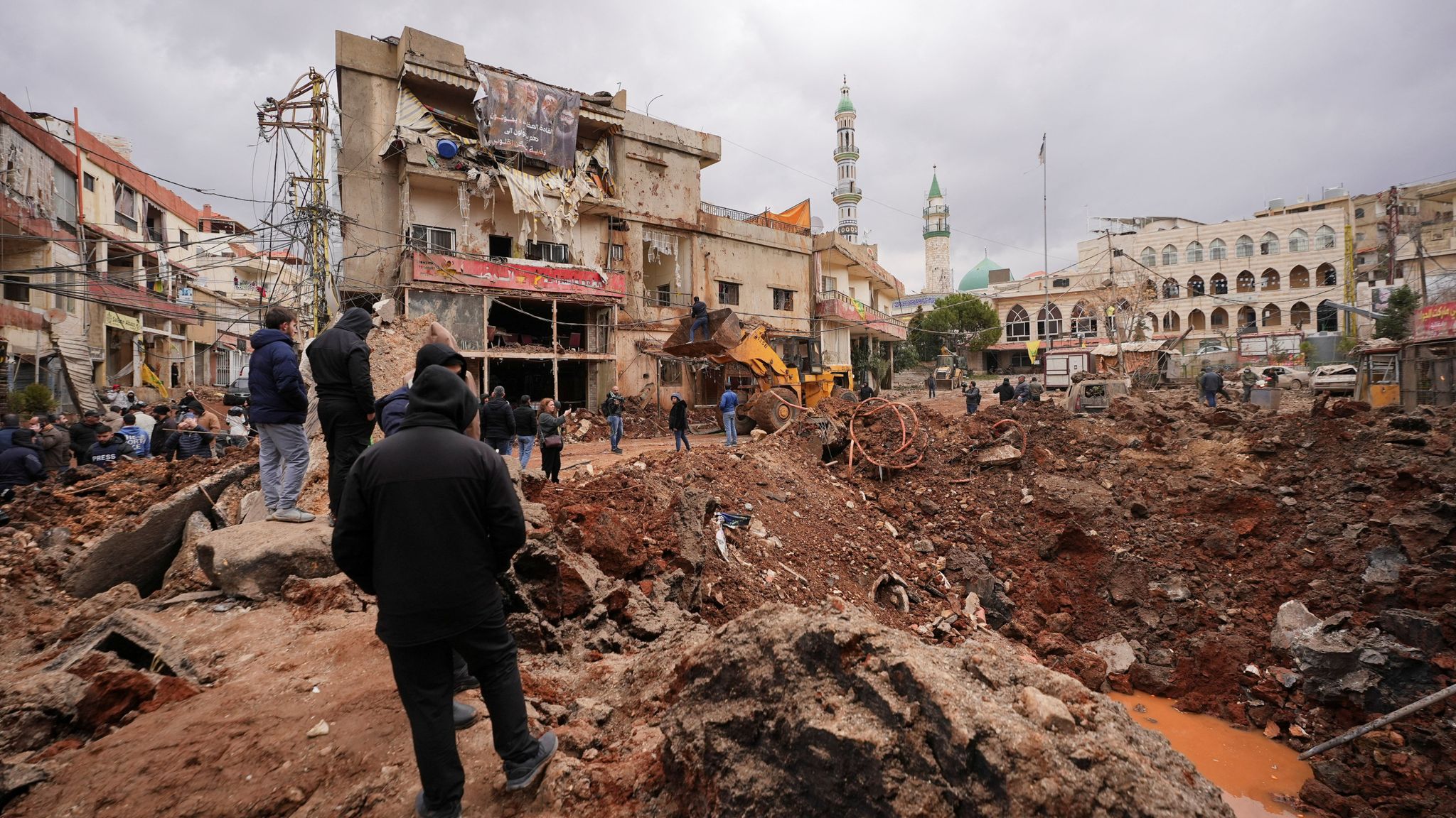41 dead in clashes after 'disguised' Israeli commandos dig up grave ...
