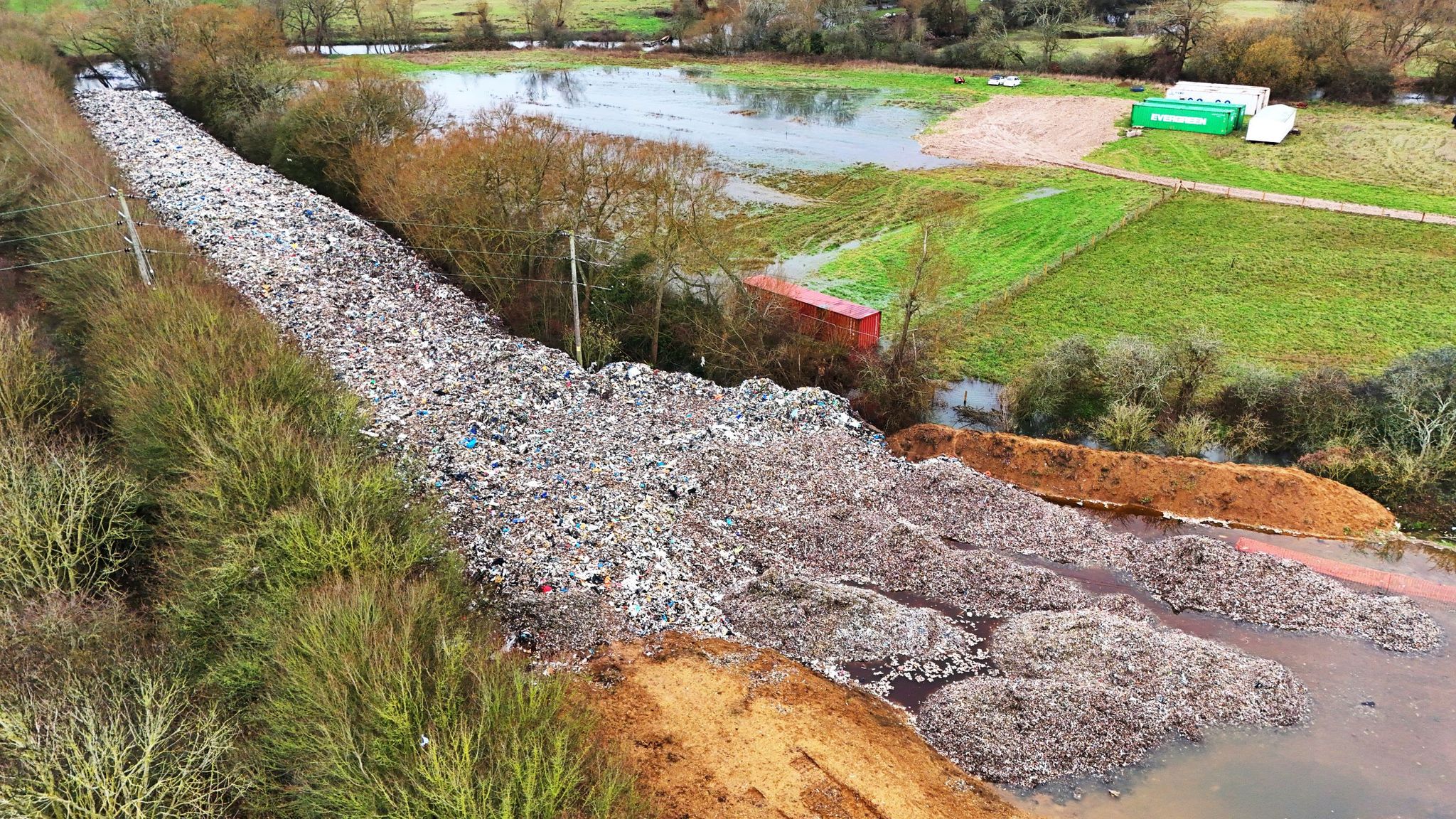 Environment Agency enforcement officers could be given 'police-style ...