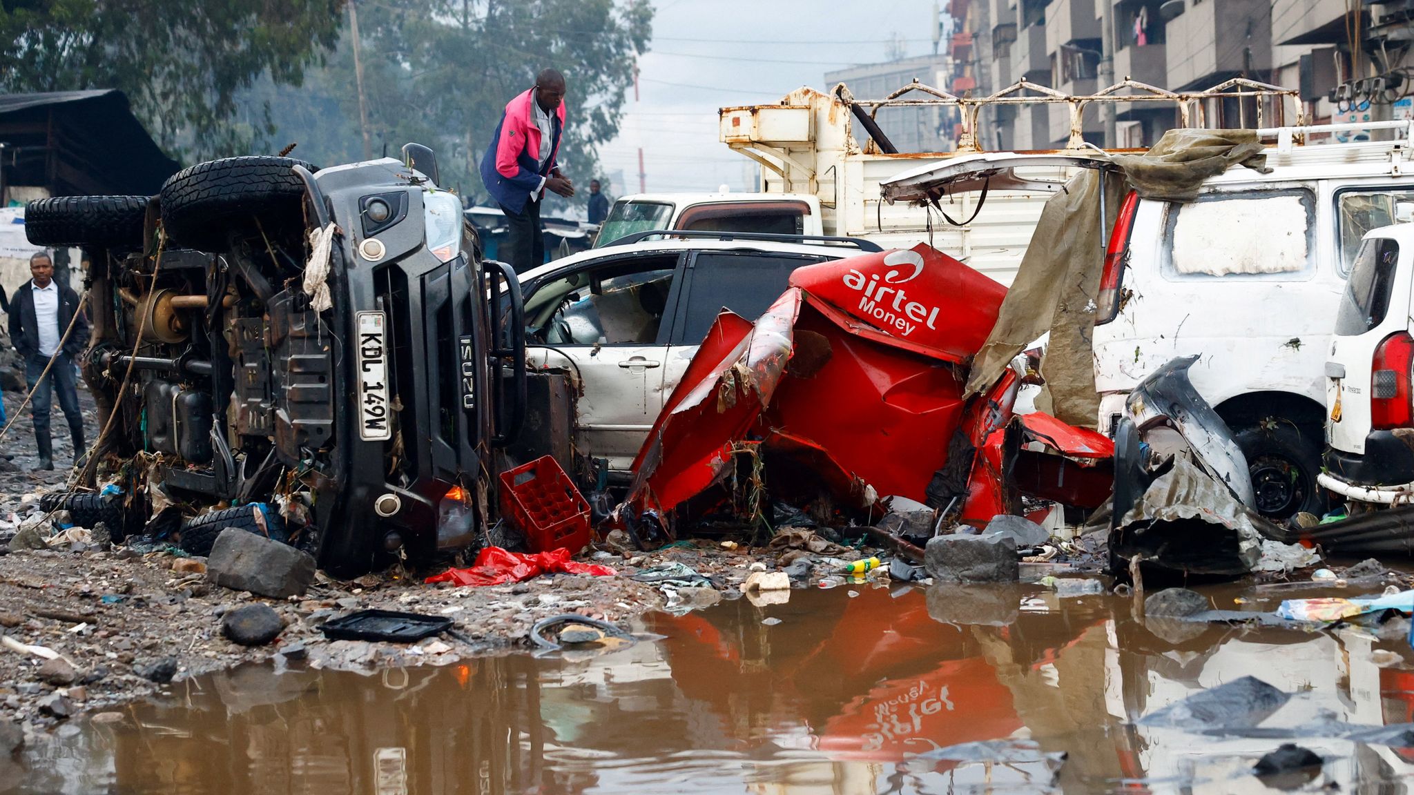 Nairobi flash floods kill more than 20 people and cause widespread ...