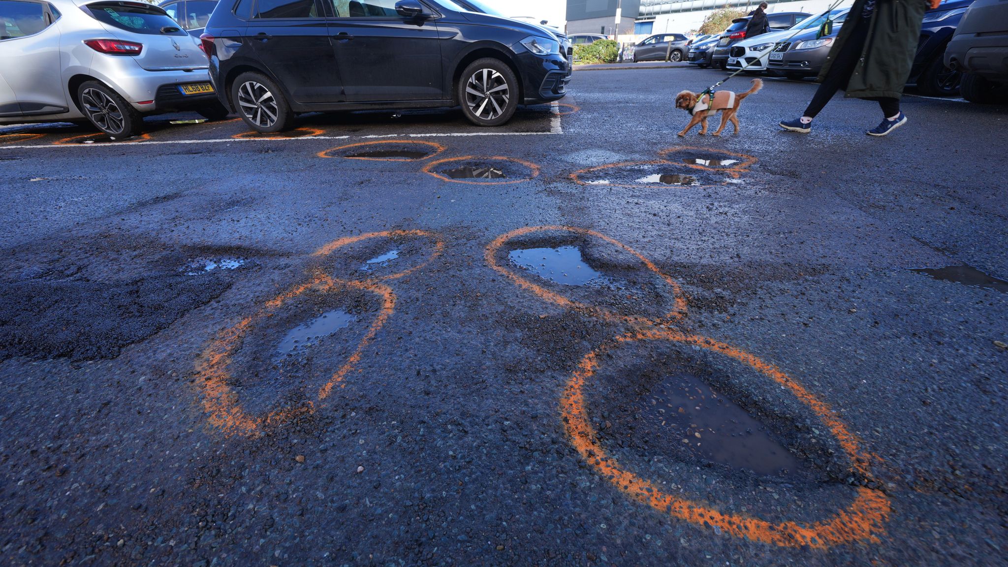 Heavy rain leads to surge in vehicles breaking down due to potholes ...