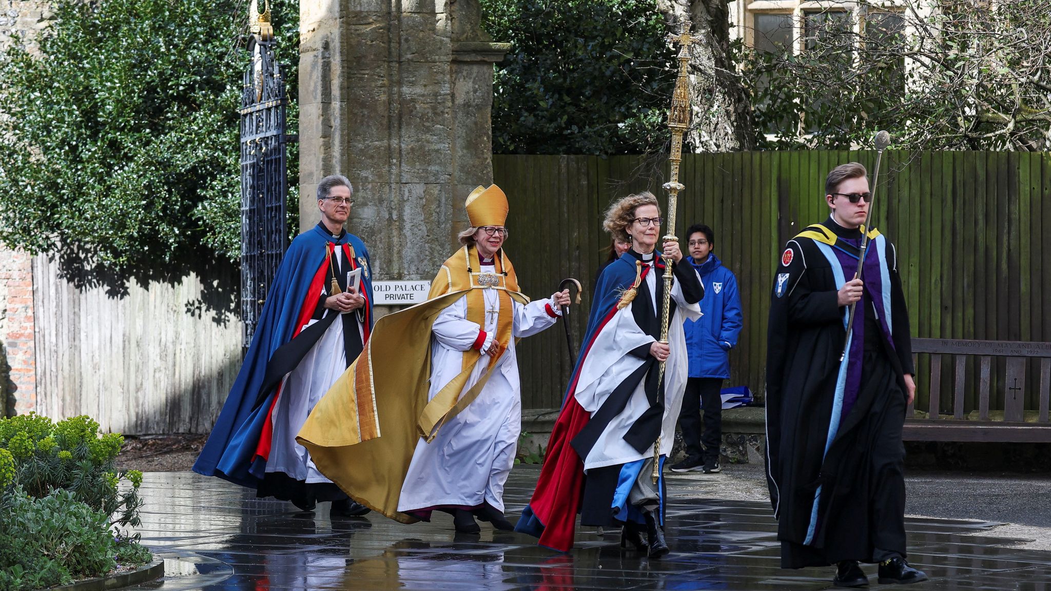 Dame Sarah Mullally enthroned as first female Archbishop of Canterbury ...