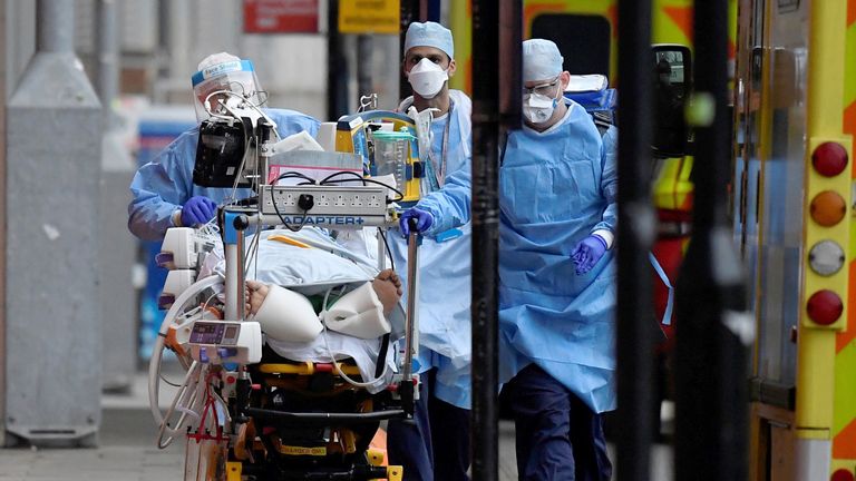 NHS 'came close to collapse' during COVID-19 pandemic, inquiry finds ...
