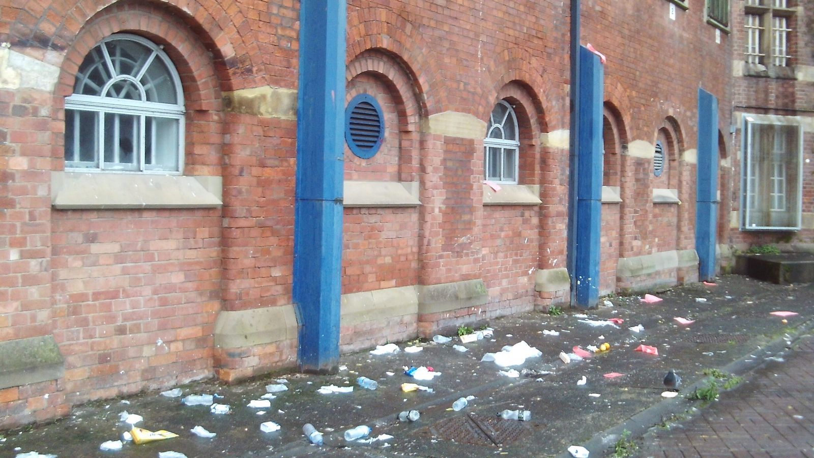Rats, gangs, drones and filth: HMP Manchester in a 'precarious state ...