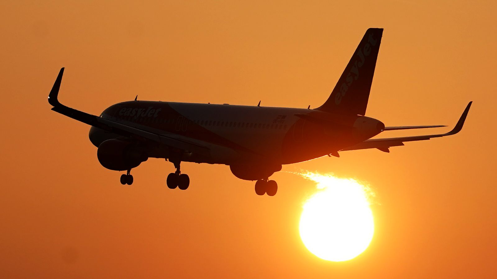 Airlines given green light to cancel flights as jet fuel shortage fears ...
