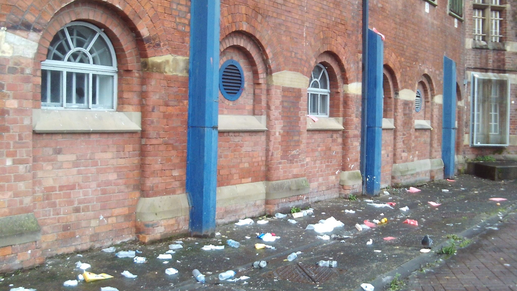 Rats, gangs, drones and filth: HMP Manchester in a 'precarious state ...