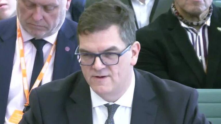 Watch Trump's press secretary speak outside White House | News UK Video ...