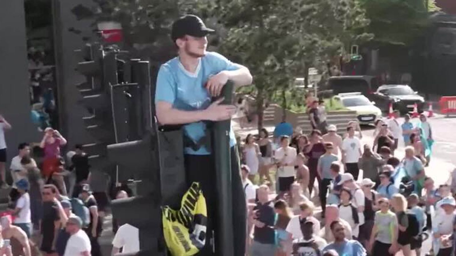 Manchester City celebrations: 'A party atmosphere' | UK News | Sky News