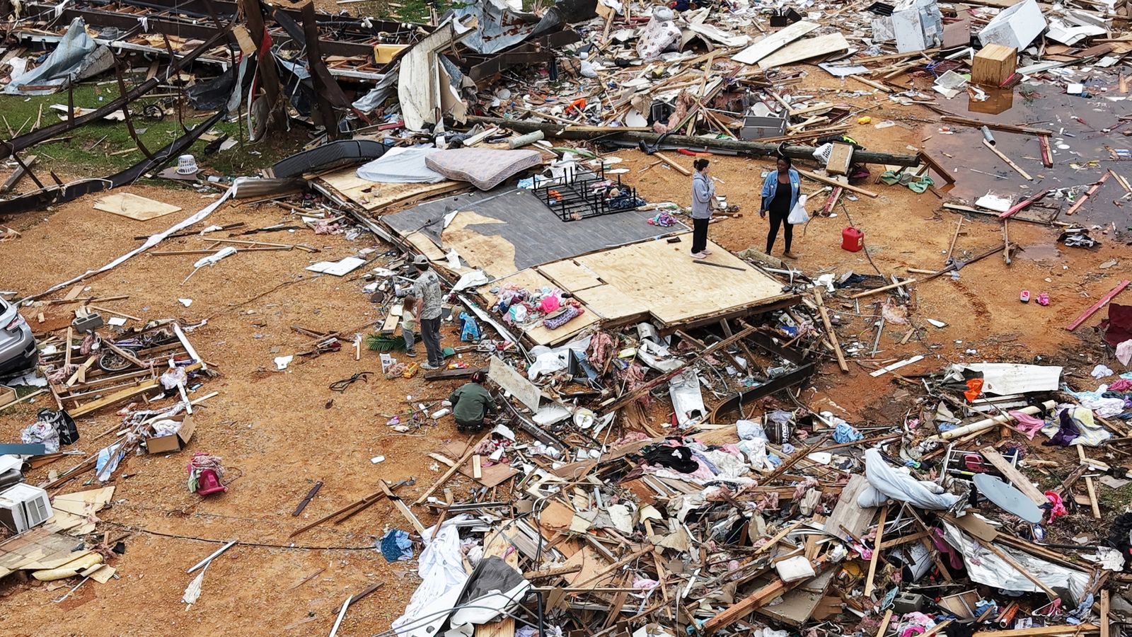 Hundreds of homes damaged by storms as 'multiple tornadoes' hit ...
