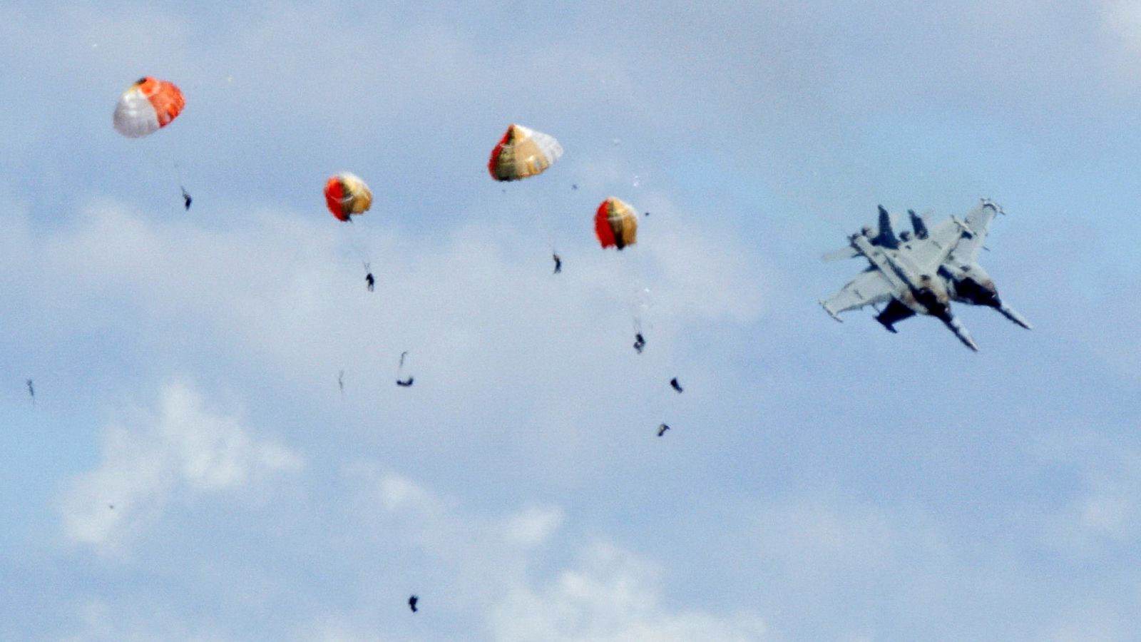 Four crew members ejected after military jets crash during US air show ...