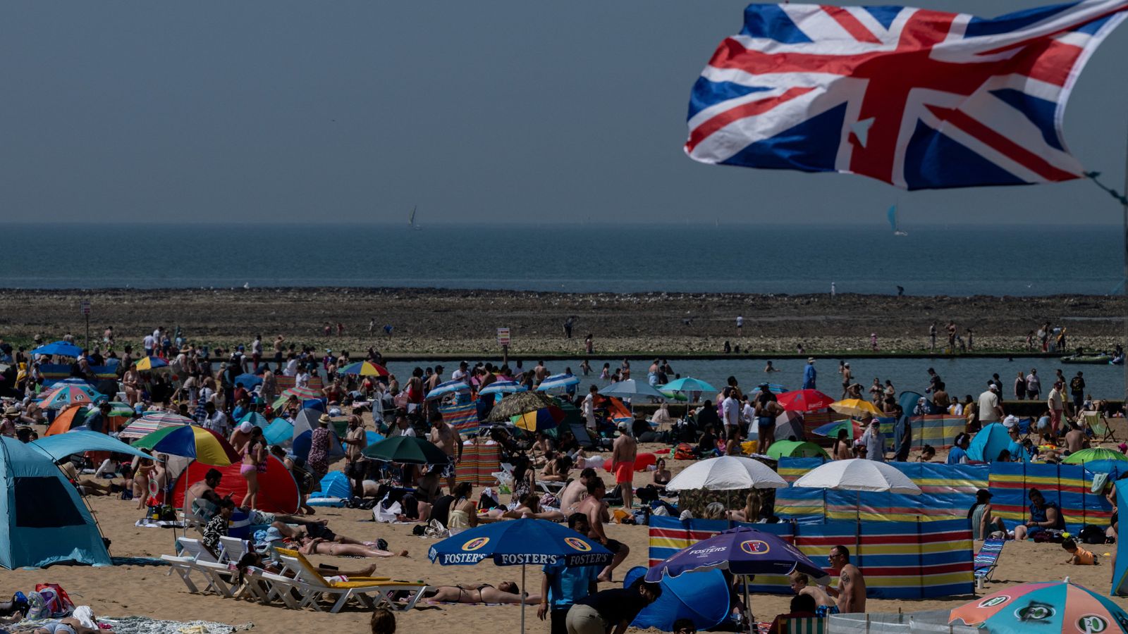 Bank holiday weather latest: Heatwave declared and 'historic ...