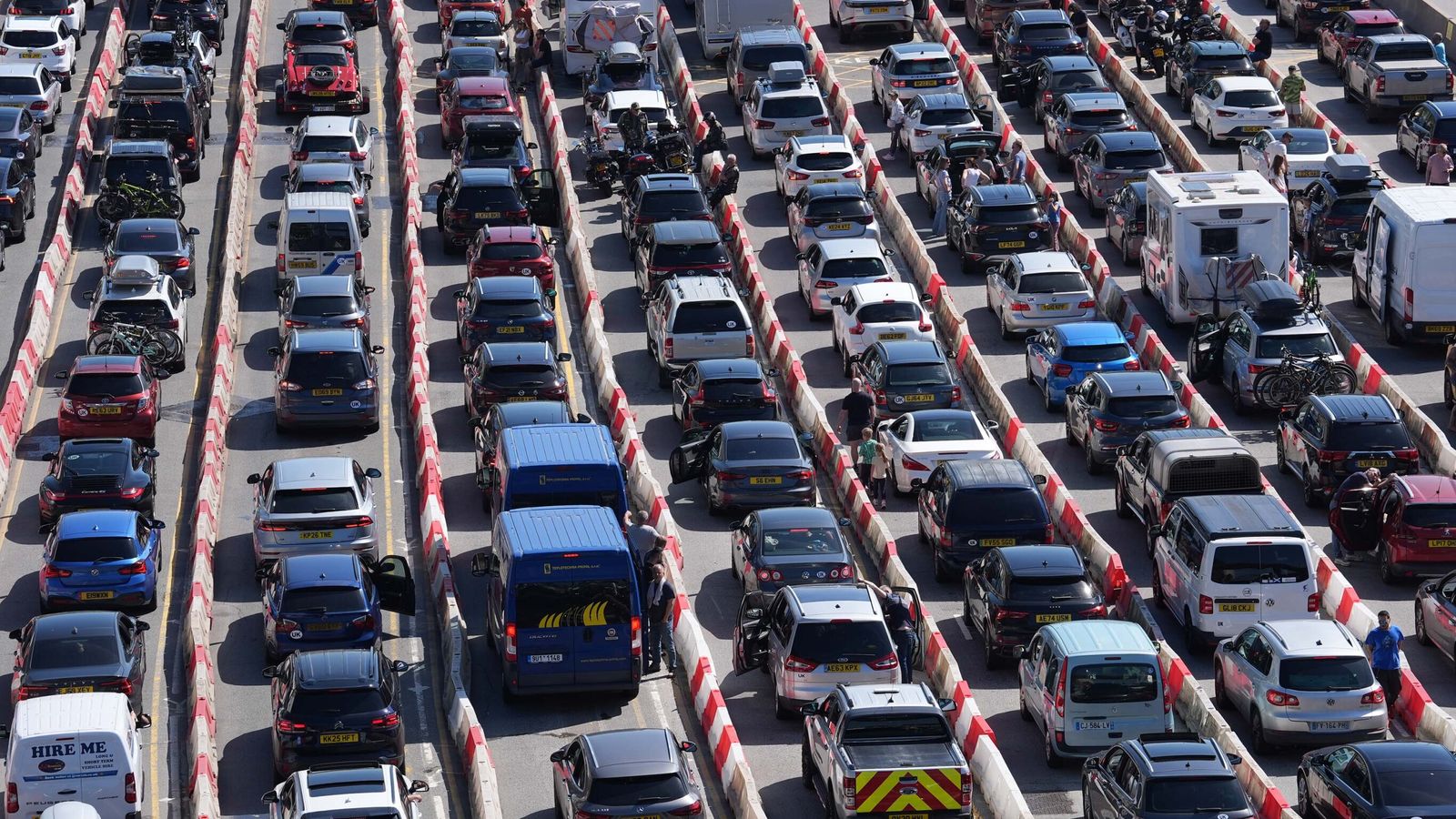 Bank holiday latest: Almost five-hour waits at Port of Dover as UK heat ...
