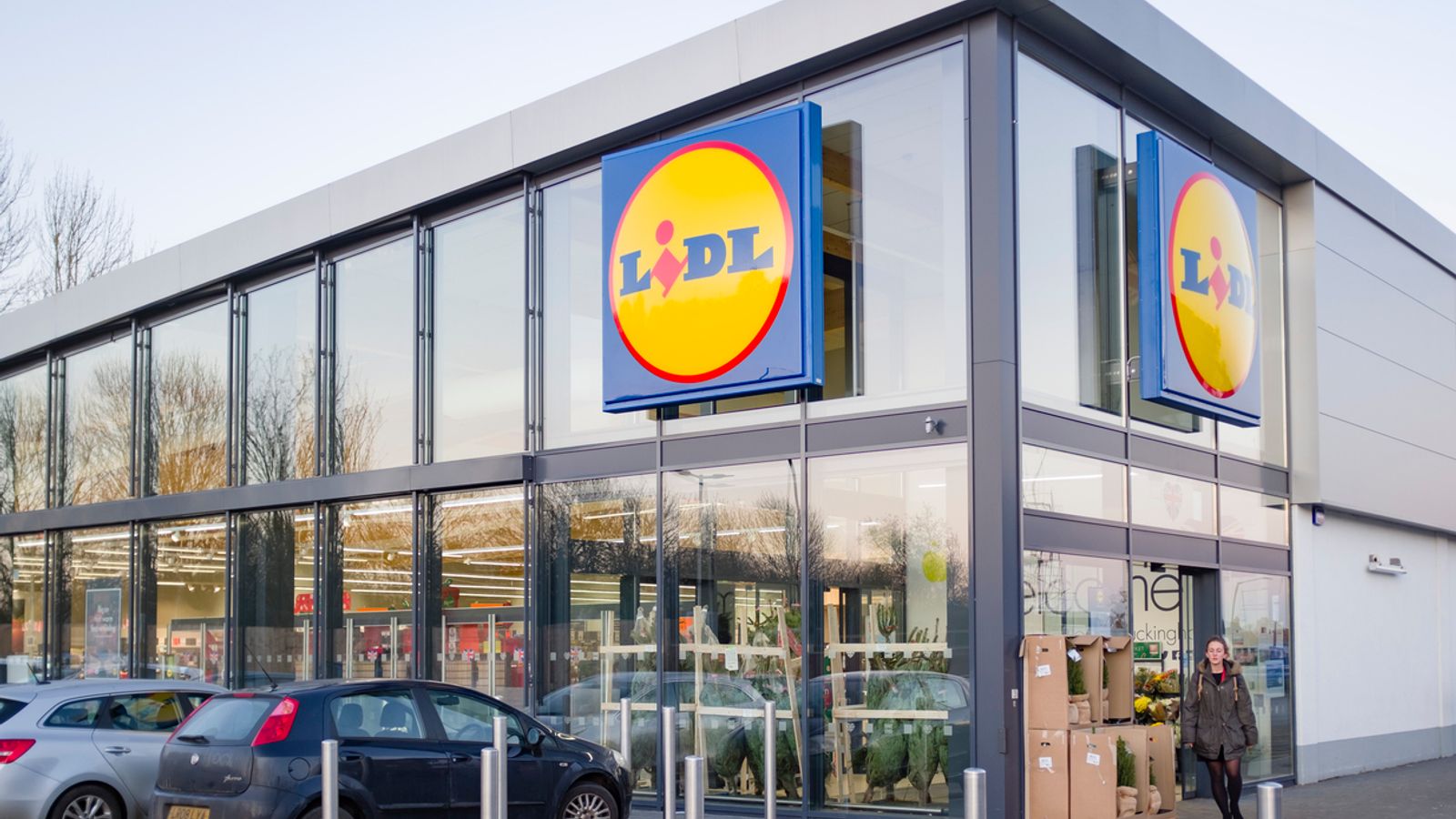 Lidl mocked by supermarket rival over loyalty scheme changes | Money ...