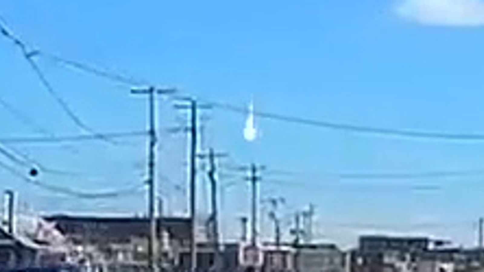 Watch: Meteor streaks through sky over New York | World News | Sky News