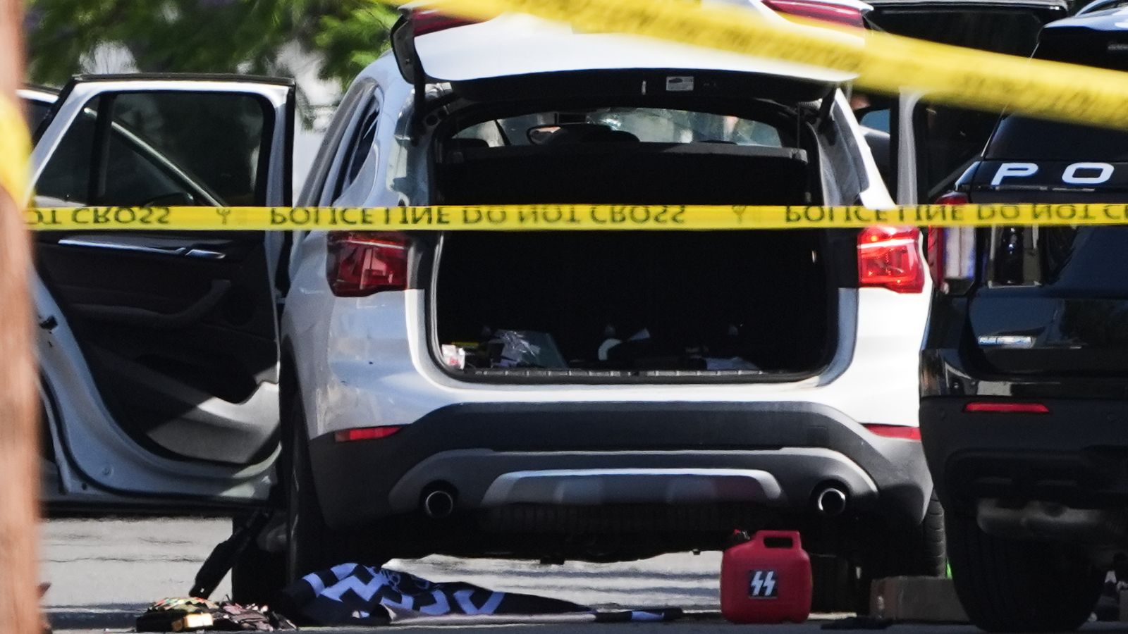 Three people killed after shooting by two teenage suspects at mosque in ...