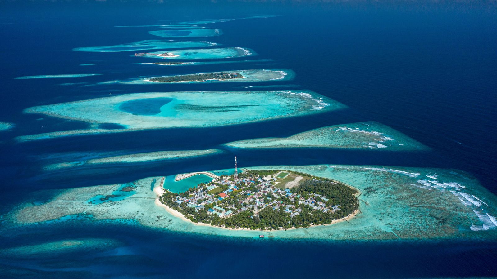 Rescue Diver Dies In Maldives While Searching For Bodies Of Italians