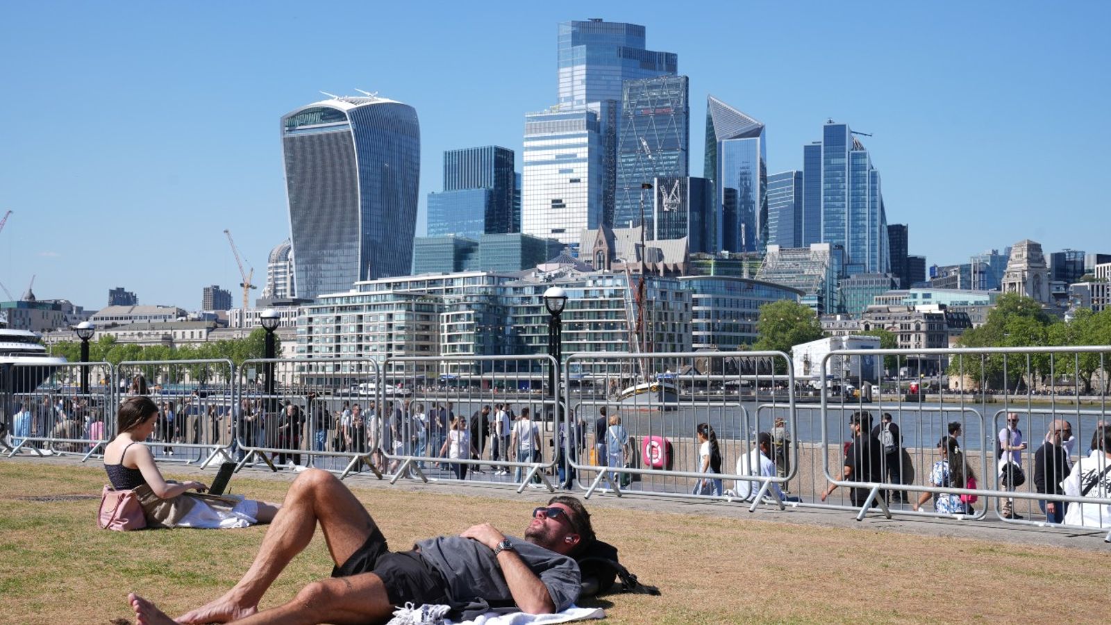 Watch live across UK as May heatwave breaks another record overnight ...