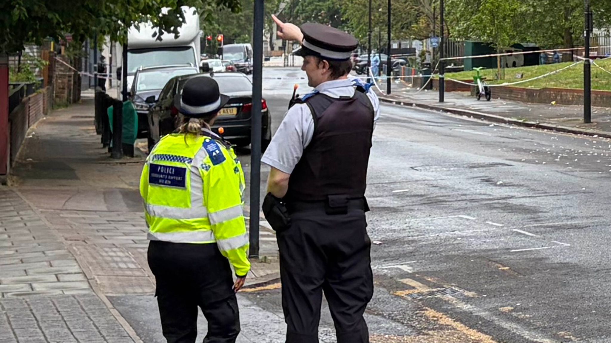 Murder probe launched after south London shooting victim dies | UK News ...